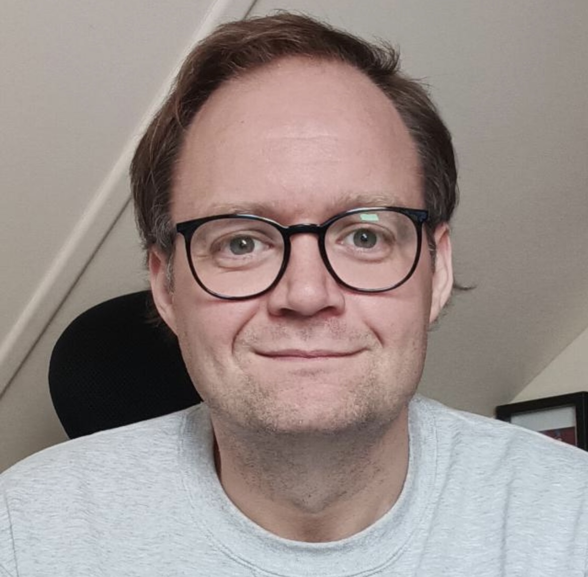 NFL Legend Watt Joins CBS As New In-studio Analyst - Chat T Sports